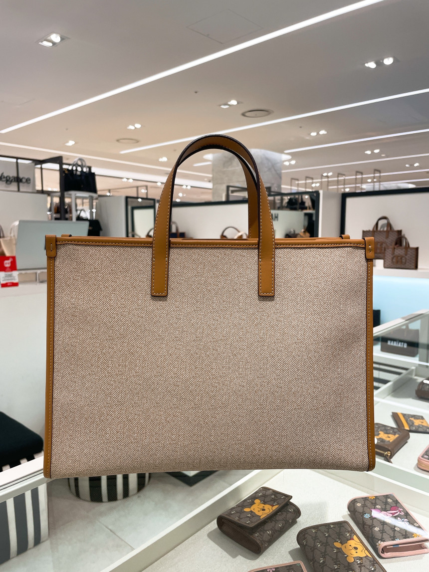 헤지스핸드백 ( HIBA3E109I2) 베이지 H소가죽 패치 토트가방 L - 현대Hmall