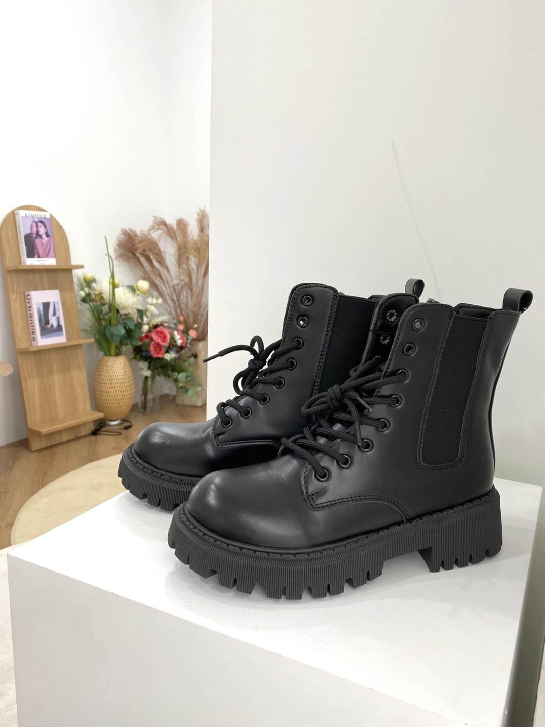 볼리비아 스트릿 슈즈 둥근코 라운드 은은유광 미끄럼방지 키높이 워커 여자 여성 트래킹 매니쉬 여자 여성 힙한 신발 추천 어글리 사계절 봄 여름 가을 겨울