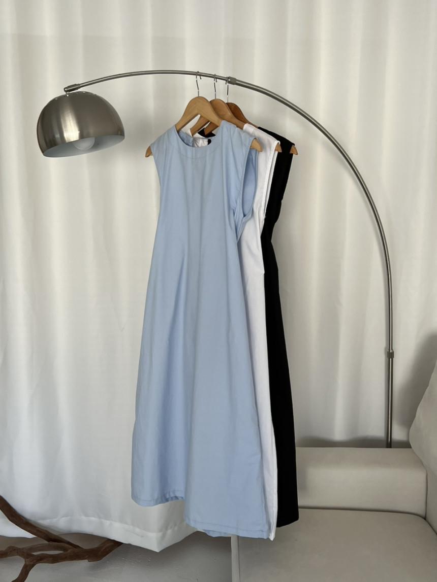 플루디 [뒷태여신] 백 트임 스트링 홀 A라인 나시 롱 원피스