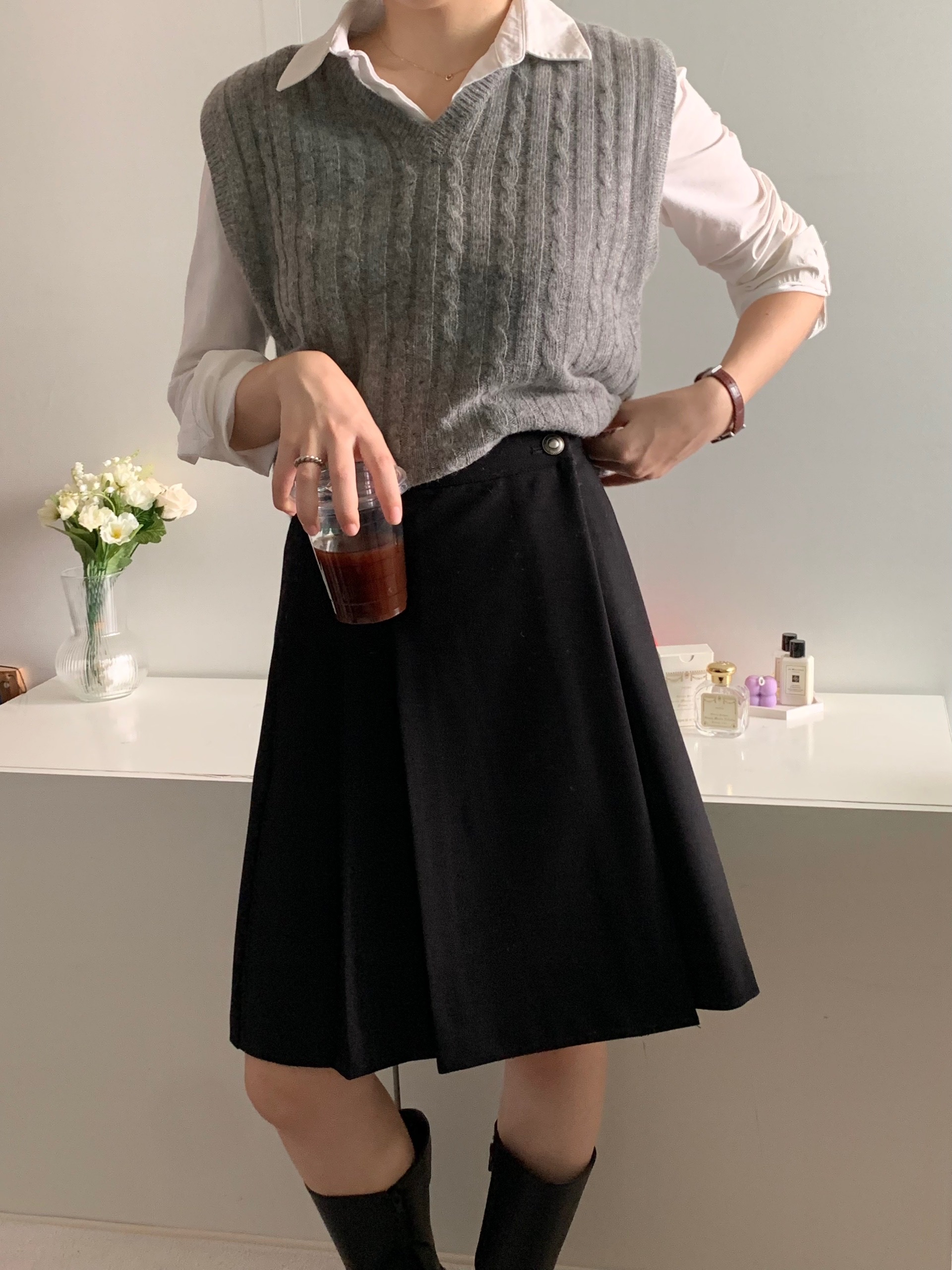 유디나 샘플세일바로배송 인생핏고급진 플리츠미디스커트 랩스커트 가을미디스커트 미디주름스커트 플리츠스커트 아코디언치마 도톰한 겨울플리츠스커트 차콜스커트 핀턱스커트 트임스커트