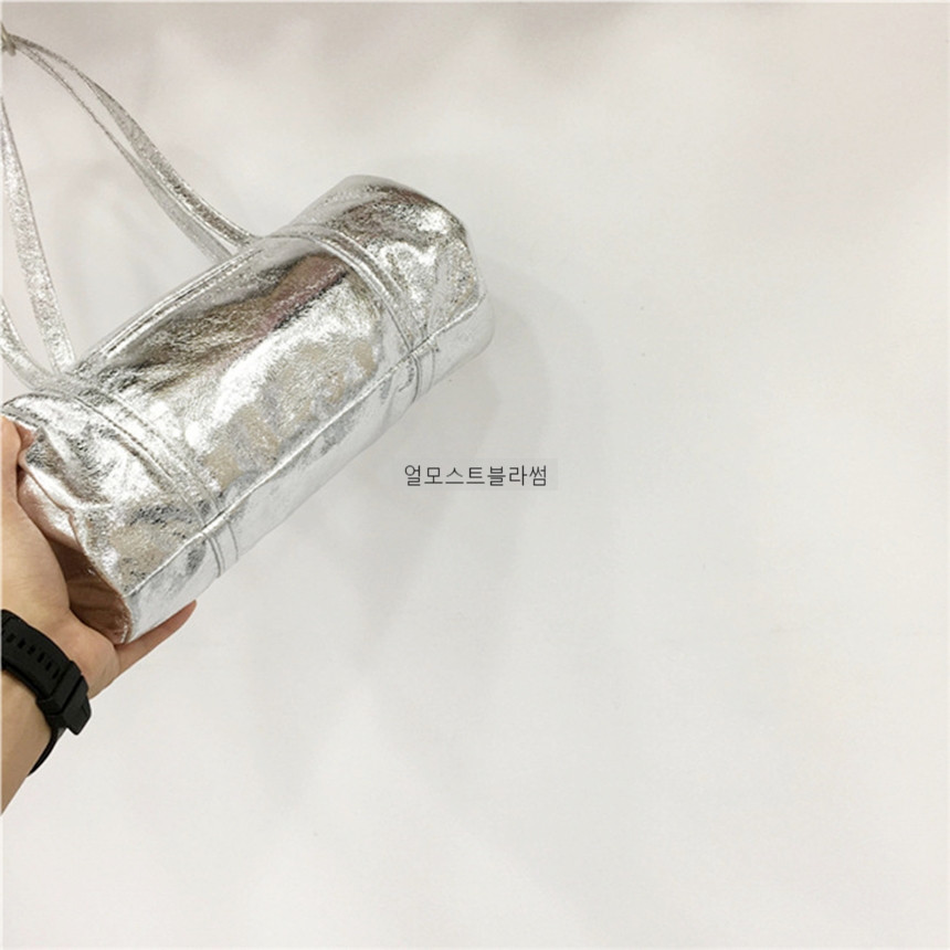얼모스트블라썸 샤인 메탈릭 데님 비건 레더 망치 가로 원통 숄더백 가방 블랙 실버 핑크 블루