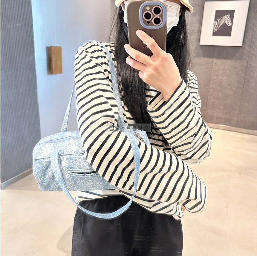 얼모스트블라썸 샤인 메탈릭 데님 비건 레더 망치 가로 원통 숄더백 가방 블랙 실버 핑크 블루